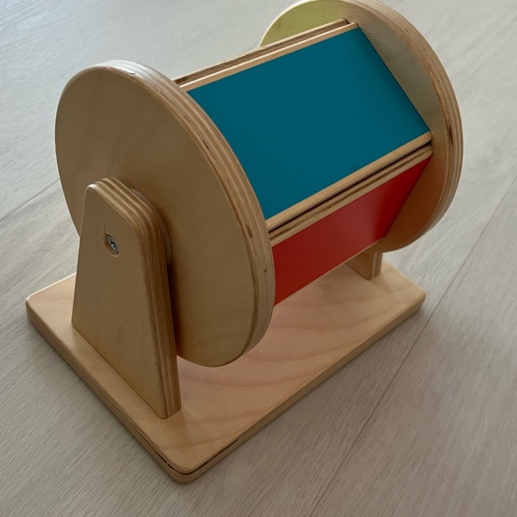 LOVEVERY | Toys | Lovevery Spinning Color Wheel The Sensor 56 Months ...
